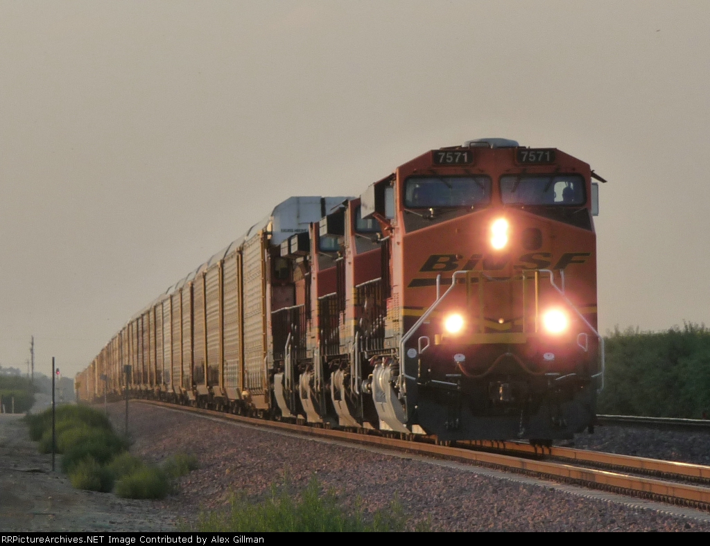 BNSF 7571 East